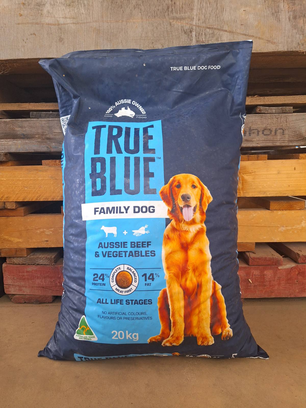 True Blue Family Dog 20kg – The Barn Pet Stock and Feed